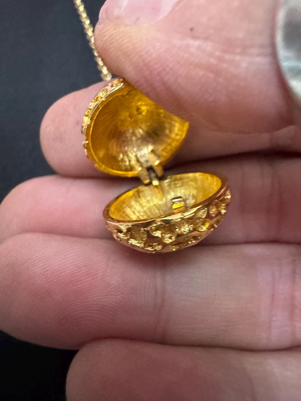 Retro 1980s modernist gold ball Locket Pendant Necklace